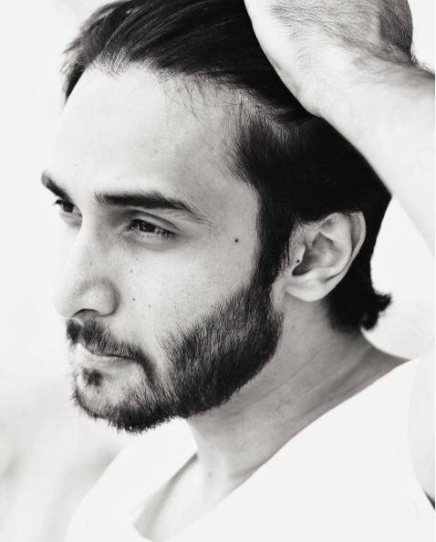 PICS: Remember yesteryear actor Vinod Mehra? His DASHING son Rohan ...
